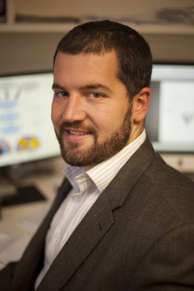 Should We Use The Computational Or The Network Approach To Analyze Functional Brain Imaging Data